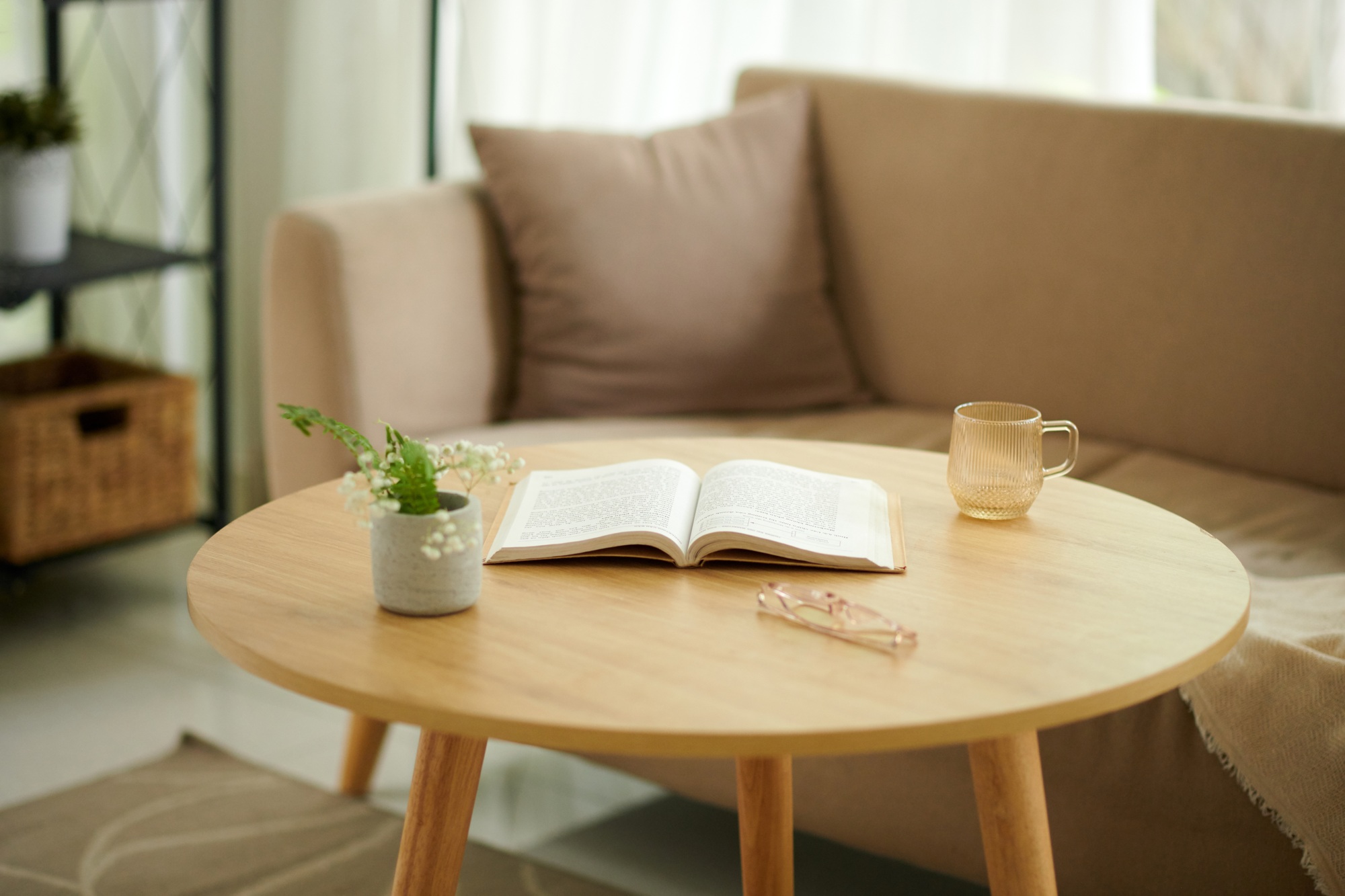 Book a table - Amian Cafe